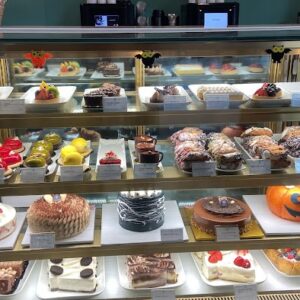 "Indulge in the Sweet Delights of Magnolia Bakery's Decadent Creations ...